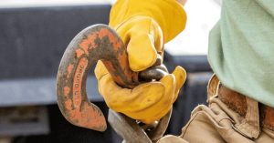 Pinch Points and Hand Injuries Safety Toolbox Talk (For Teams)